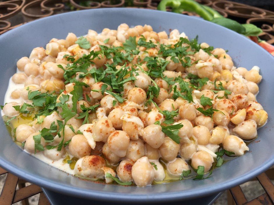 Msabaha – Lebanese Chickpeas (A tasty twist on hummus) | beach house ...